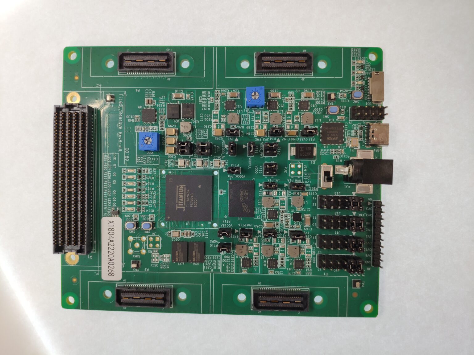 Efinix Titanium 180 M484 Development Kit | FPGAマガジン公式