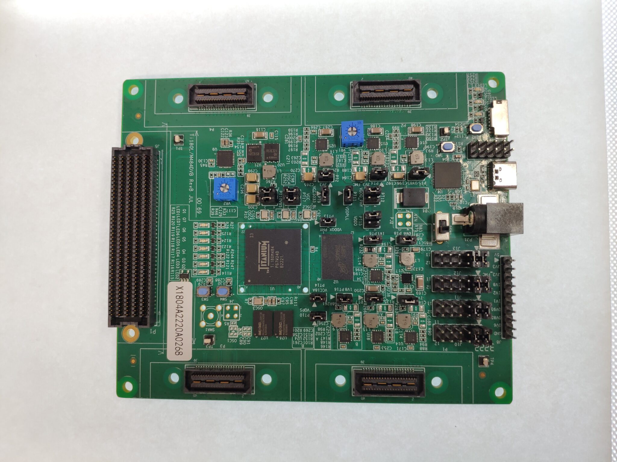 Efinix Titanium 180 M484 Development Kit | FPGAマガジン公式