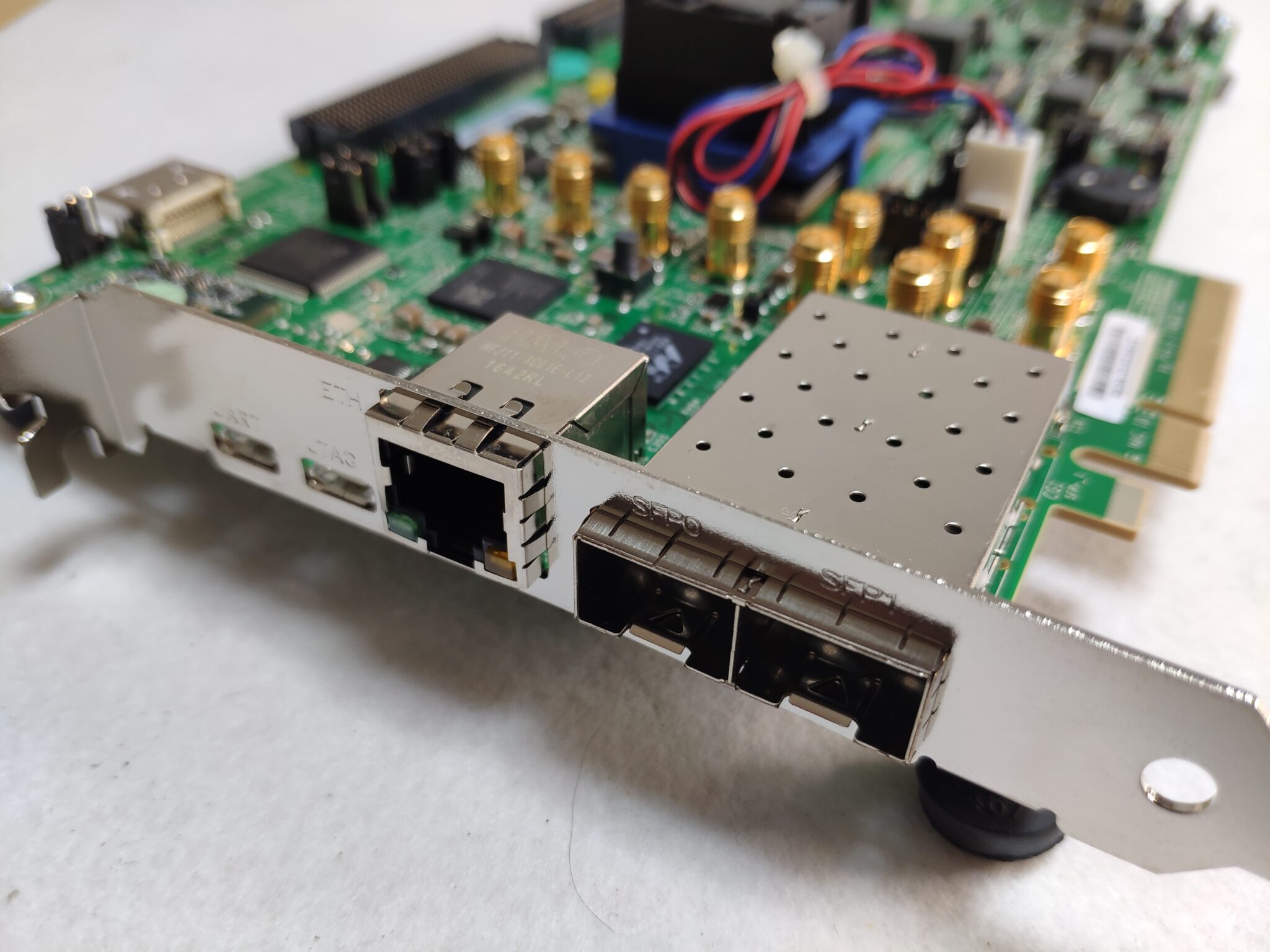 Kintex UltraScale FPGA KCU105 評価キット | FPGAマガジン公式