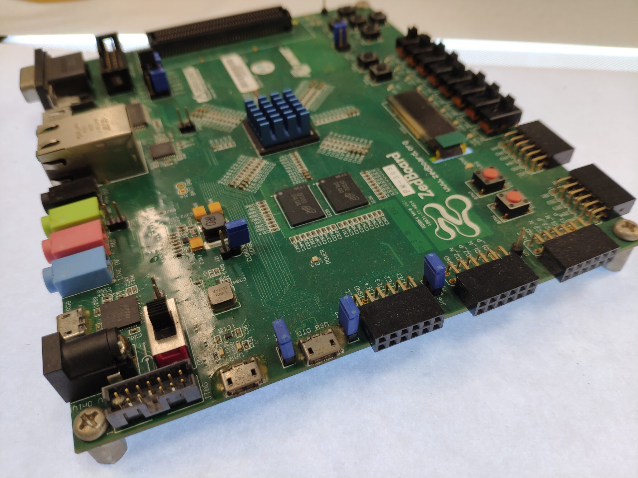 Zedboard | FPGAマガジン公式