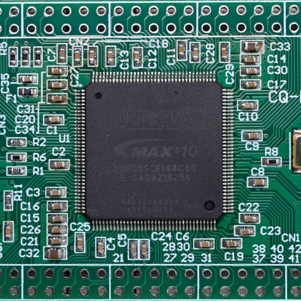 MAX10を搭載するFPGAボードを設計する | FPGAマガジン公式